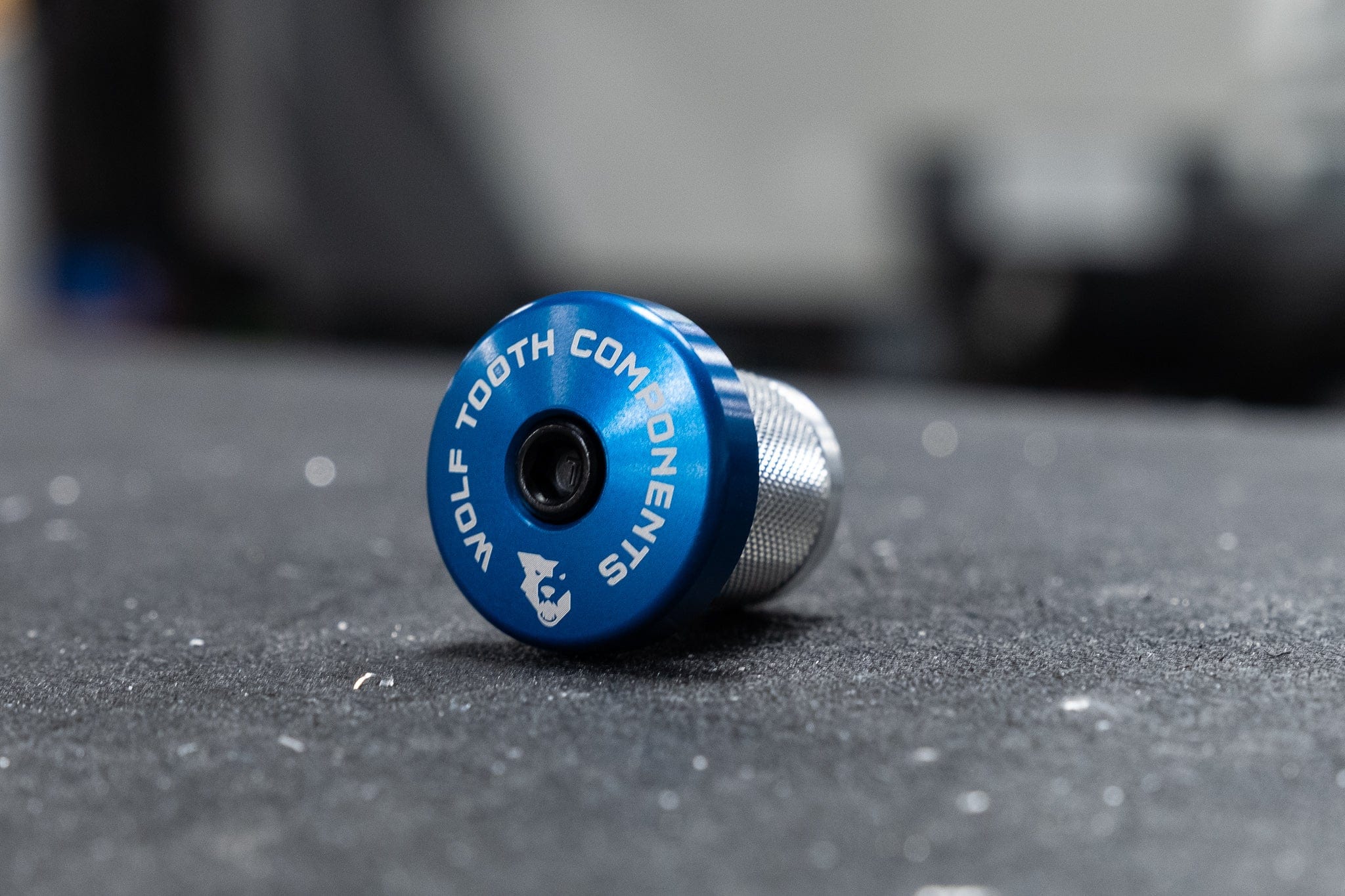 Compression Plug with Integrated Spacer Stem Cap – Wolf Tooth Components